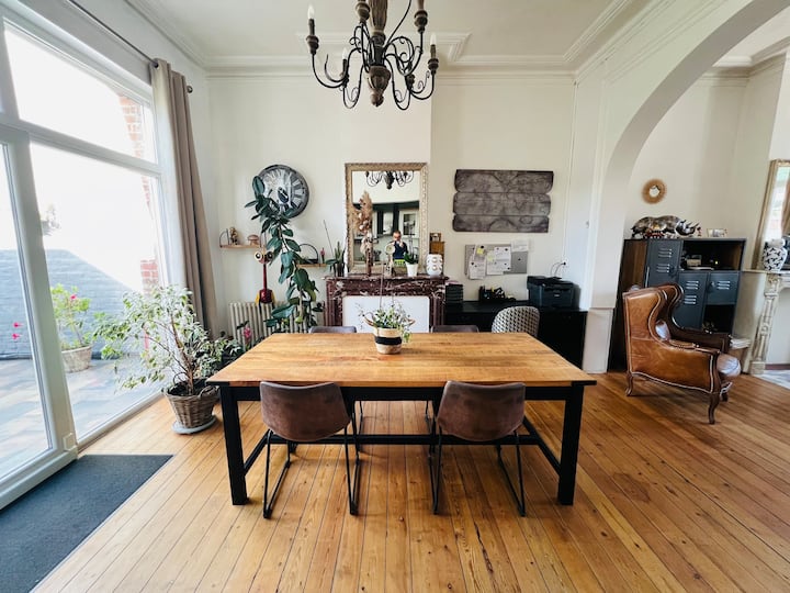 Parquets Et Moulures • Maison 5 Chambres · 167 M² - Nord