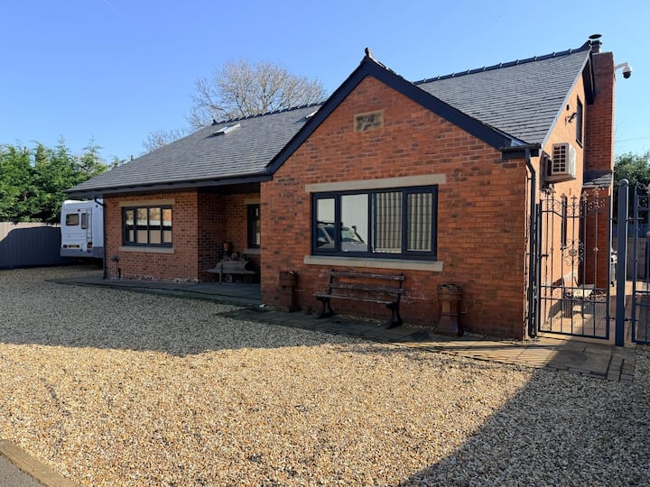 3-bedroom Home In Scarisbrick For The Open 2026 - Ormskirk