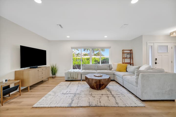 Peaceful Home With Amazing Outdoor Experience - Siesta Key, FL