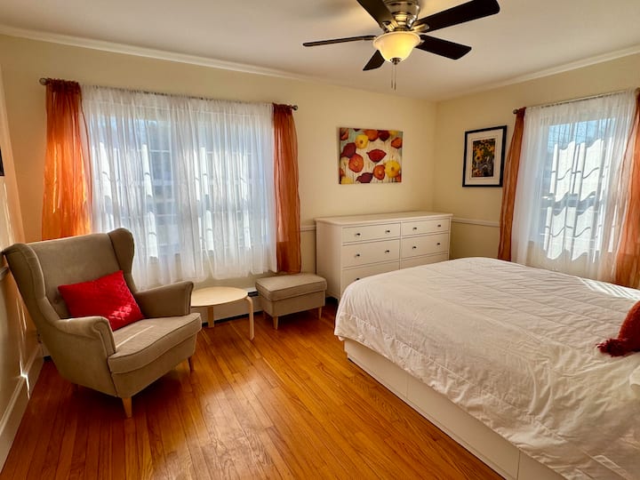 Sunny 2br Ranch | Walk To Harbor & Shops - Bristol, RI