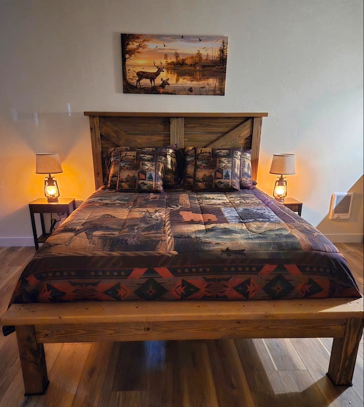 Cozy, Spa/pool, Reindeer Suite, New, Craterlake - Collier Memorial State Park, Chiloquin