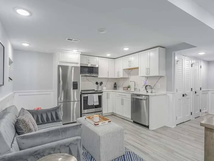 Boston Retreat | 2br/2ba Near Airport & Downtown - Boston, MA