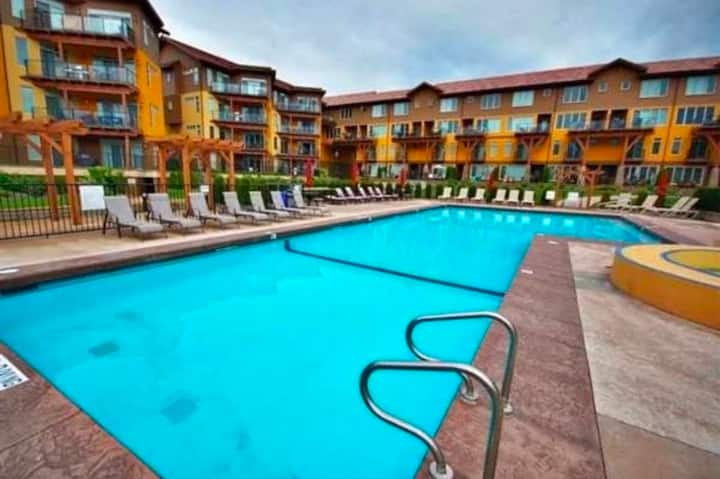 Luxury Lakefront Escape -Barona Beach W/boat Slip* - Peachland