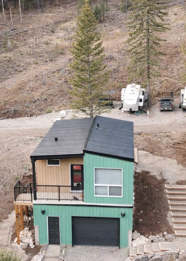 Cedar Box In The Crowsnest Pass - Alberta
