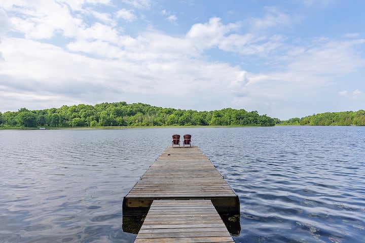 The Lake House On Seeley's Bay - Kingston, Canada