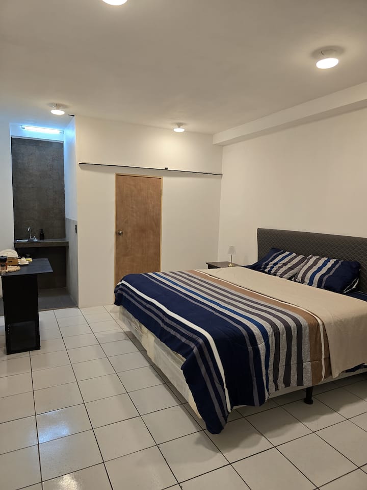 Miniestudio Con A/c, Wifi, Tv, Centrico - San Salvador
