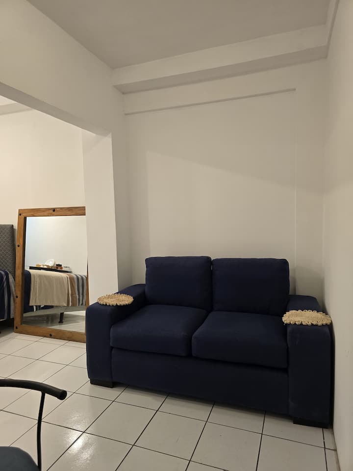 Miniestudio Con A/c, Wifi, Tv, Centrico - San Salvador