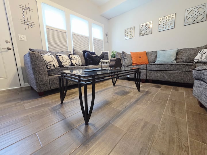 Better Location For Large Groups - Indianapolis, IN