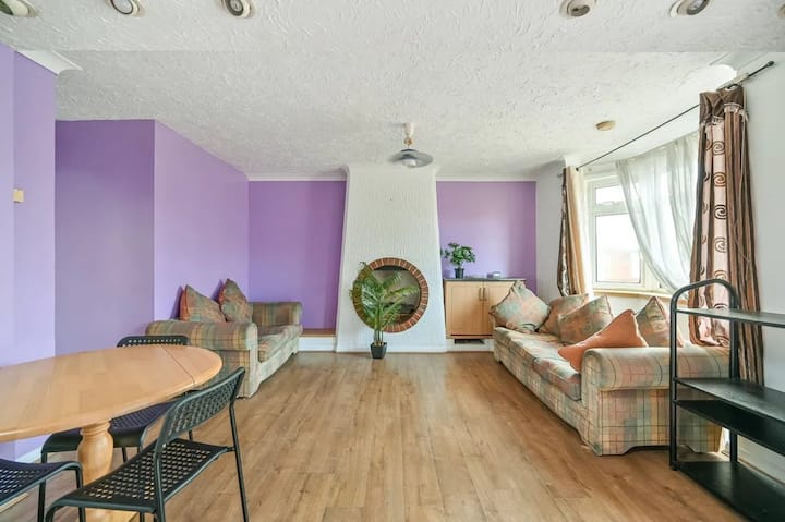 4 Bed House | Feltham| Heathrow| London - Hayes