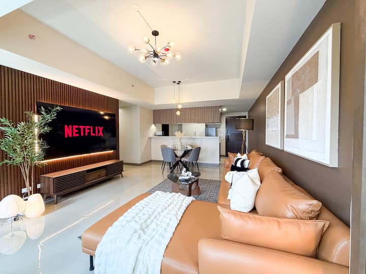 Cozy 2br Near Venice Mall W 85”cinema Tv Feel Stay - Taguig