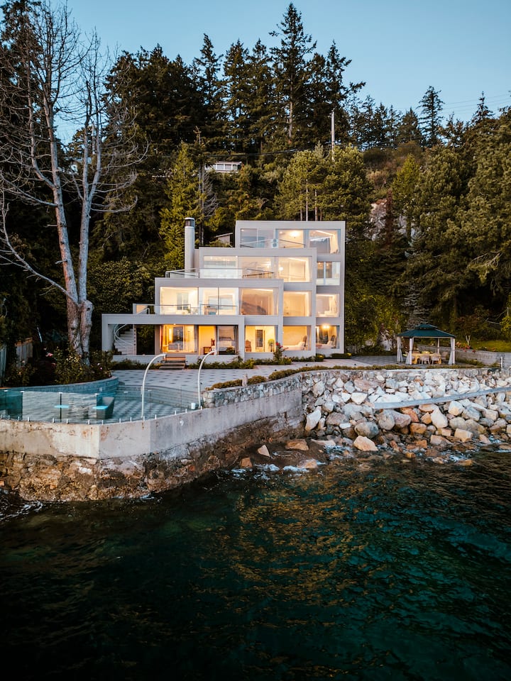 Luxury Oceanfront Glass House | West Van 3br - Bowen Island