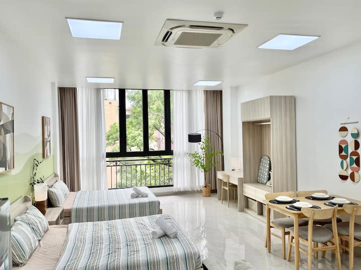 Nr Top Attractions -Spacious Quiet 2bed 2bath Flat - Chine