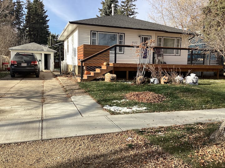 Augustana Neighbourhood Home - Big Valley Jamboree