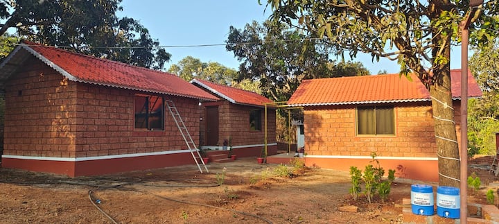 Deluxe Laterite A/c Cottage - Guhagar