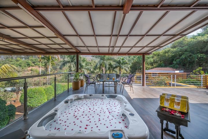 4br Lakefront Villa W/ Jacuzzi, Lawns Near Mulshi - Lavasa