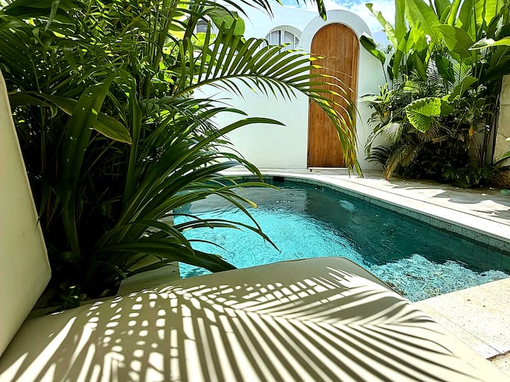 Boutique Luxury Private Pool Villa, Central Bingin - Australia