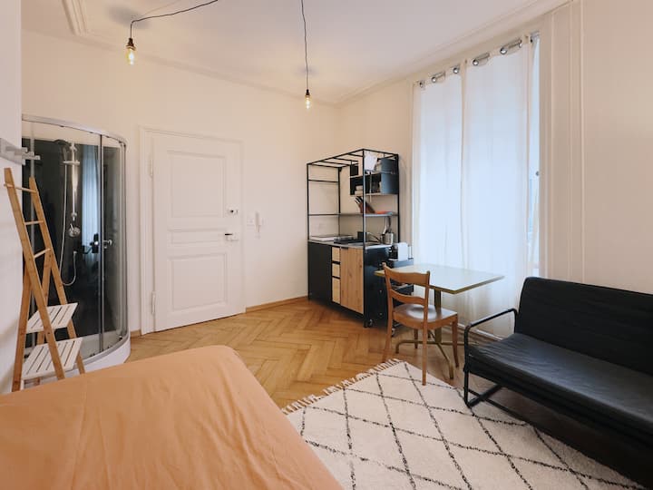 Cozy Central Studio Near Rhein W/ Kitchen - Basel