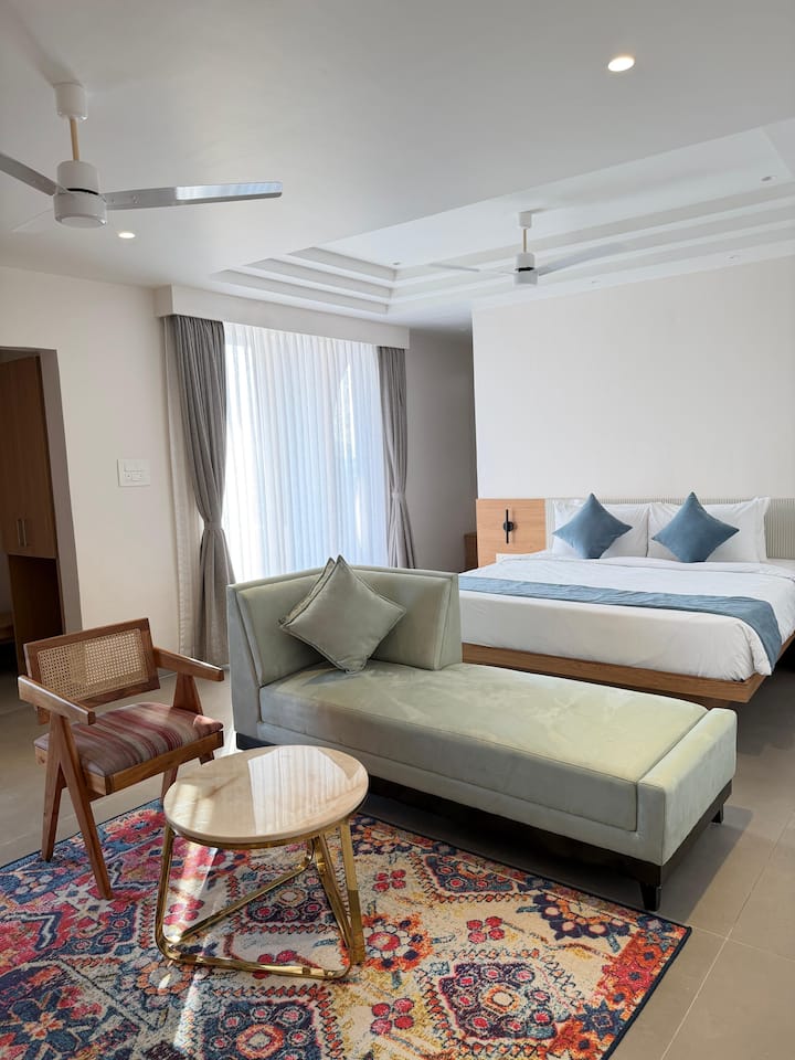 Premier City View King Suite With Balcony - Warangal