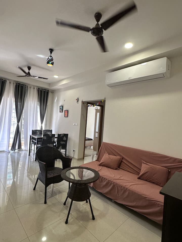 Vivanta Sky Room With Pool, Ac, Wifi, Gym, Orbit - Gandhinagar