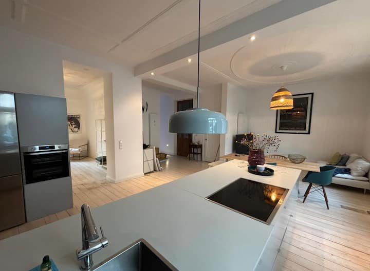 Altbauwohnung In Top-lage - Aachen