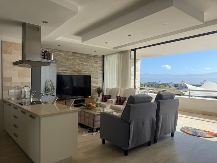 Luxury Apartment In Upper Deck, Plettenberg Bay - Plettenberg Bay
