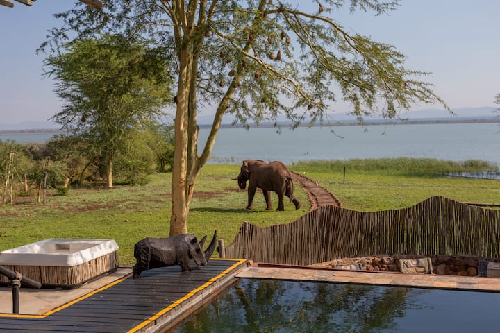 7 Bedroom Game Lodge On The Banks Of Lake Jozini - 史瓦帝尼王國