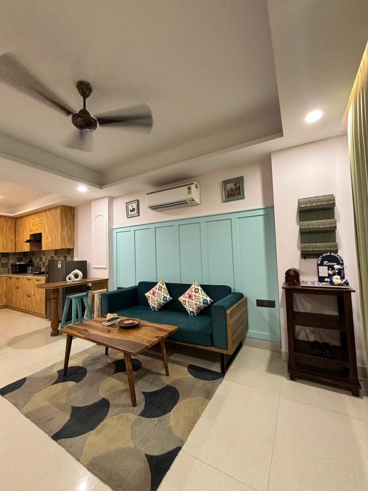 Sandstone Room| Luxurious 1 Bhk| Golf-course Road - グルガーオン