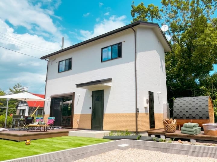 サウナ＆水風呂で心も体もリフレッシュ
テラスデッキではワンちゃんと一緒にBbqもお楽しみいただけます - Shiga