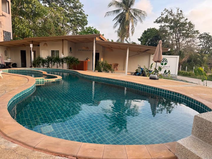 Tree Space Lanta | Queen Room - 閣蘭大縣