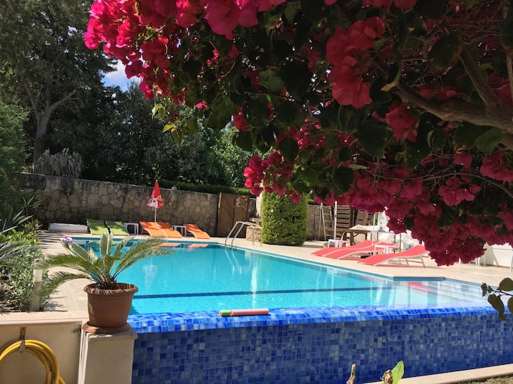 Crown Villa By Holidaykeys - Kyrenia