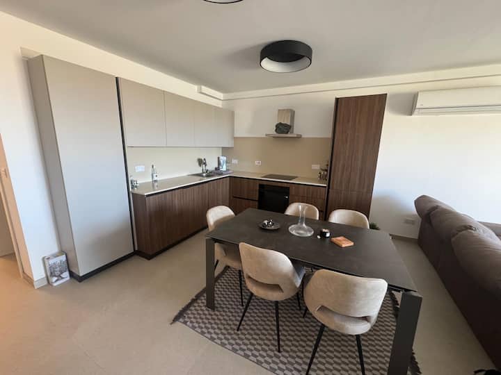 Luxury 3 Bedroom Apartment With Communal Pool - Malte