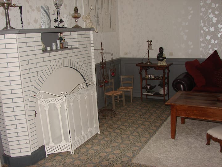 Charmante Maison De Ville Avec Petit Jardin - Sées