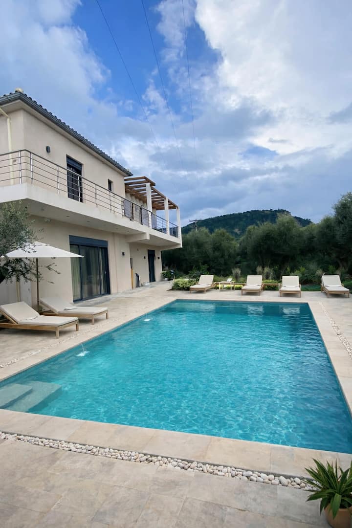 Olive Paradise Villa - A Perfect Getaway With Pool - Greece