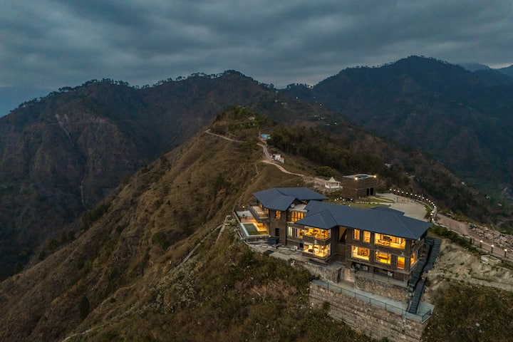 Stayvista At Mana W/ Pool, Mountain View - Rishikesh