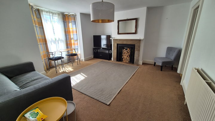 Spacious Central Reading Flat, 2 Double Beds, Wifi - Reading