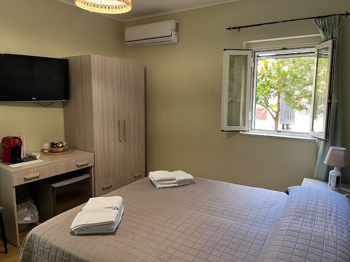 Pollina Stanza Tre Posti Letto. Unica Stupenda - Castelbuono