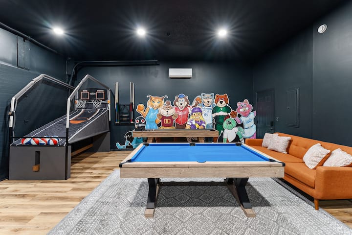 Family Friendly, Game Room, Sleeps 16, Golf Sim. - Saint Paul, MN