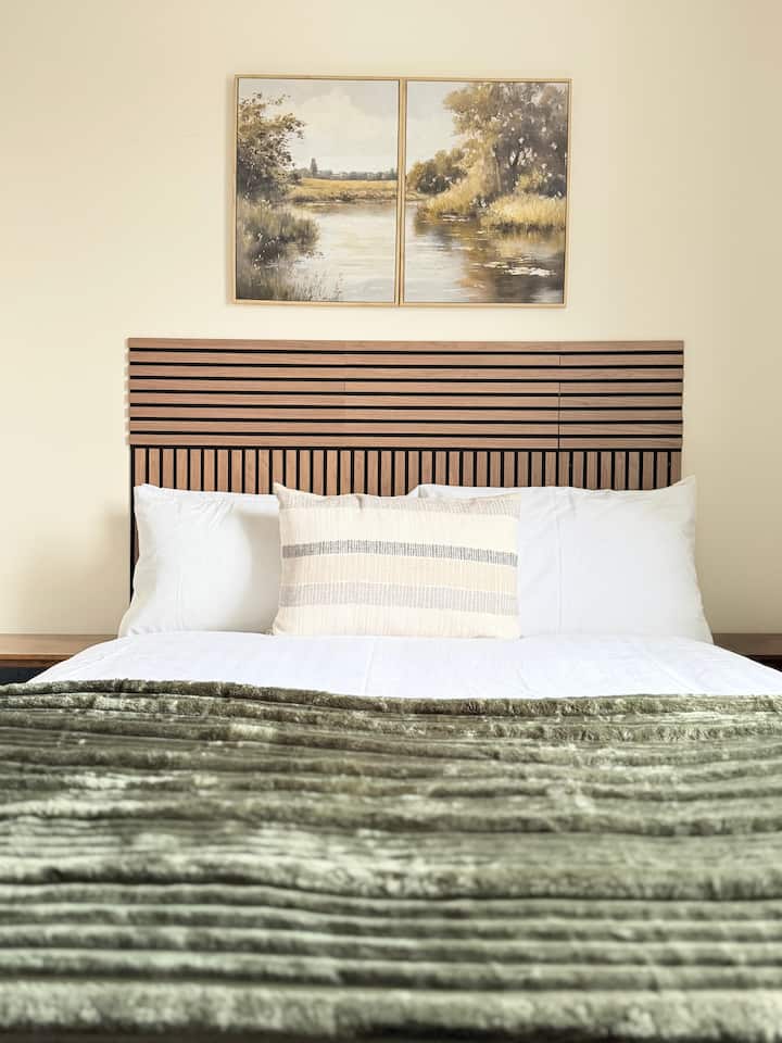 5br Contractors Stay W/ Parking | Shops | Sleeps 7 - 로열 리밍턴 스파