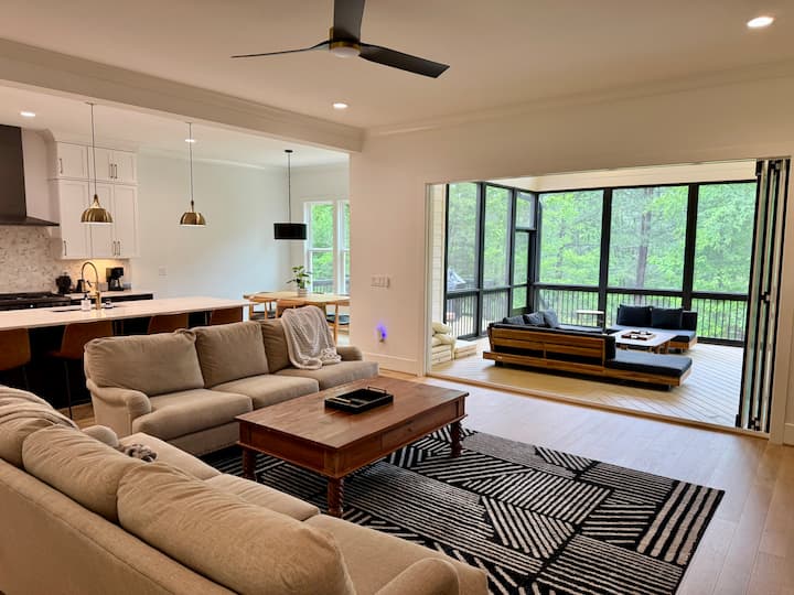 Modern Retreat In Duke Forest - Durham, NC