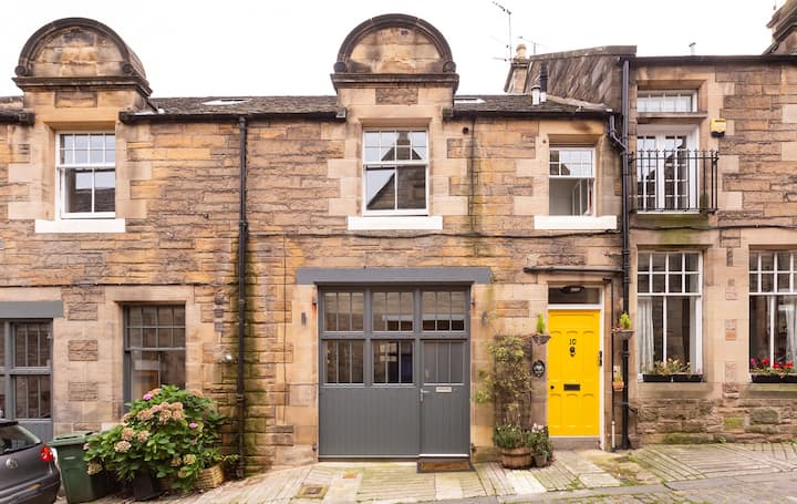The Mews House | Central Quiet Cobblestone Escape - United Kingdom