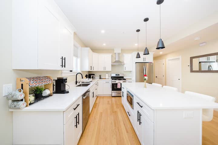 Entire New Built 3br Apt Boston, Free Parking, W/d - Boston, MA