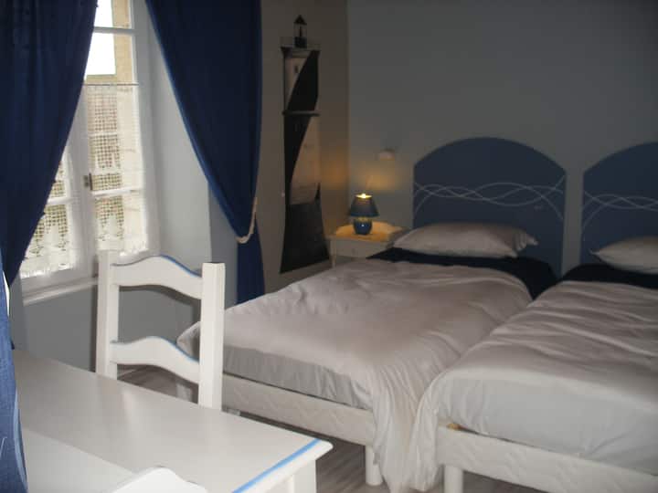 Chambres Et Table D'hôtes A La Ferme Du Cosquer. - Audierne