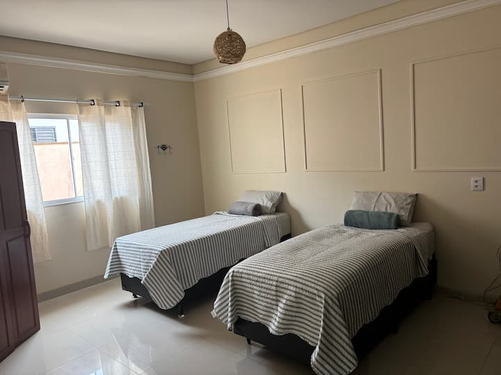 Casa Grande Com Piscina. - Comodoro