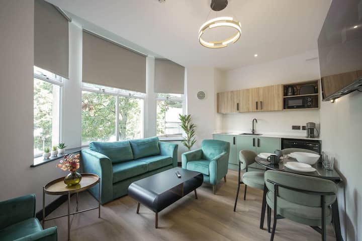 The Sixty | Stylish 2bdr Apt With Secure Parking - Cardiff