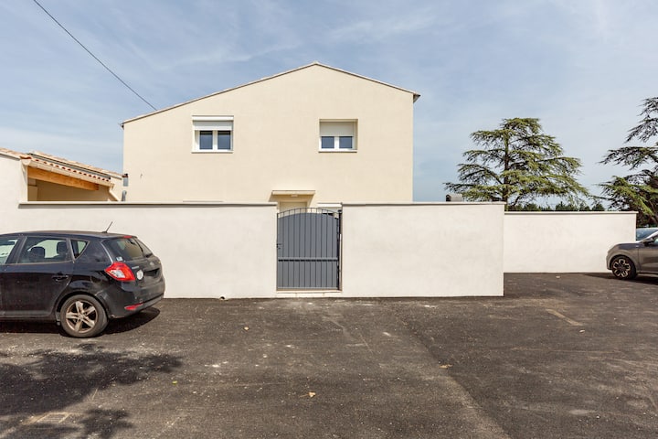Petite Maison Agréable En Plein Centre De Loisirs - Avignon
