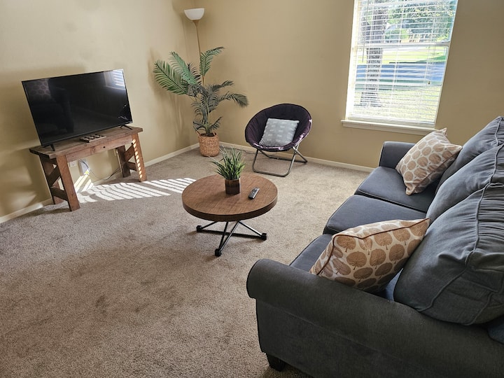 2 Bedroom, Clean And Comfy! - Longview, TX