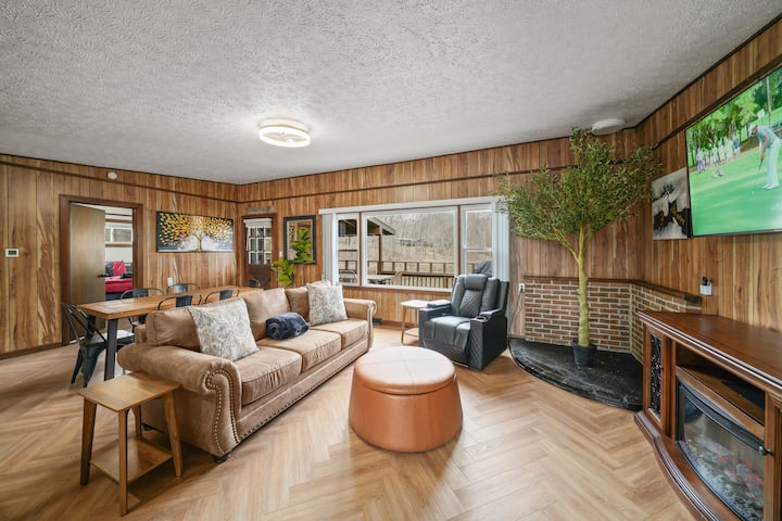 Red Fox Run & Hawk's Haven At Heron Hill Retreat! - Hudson, OH