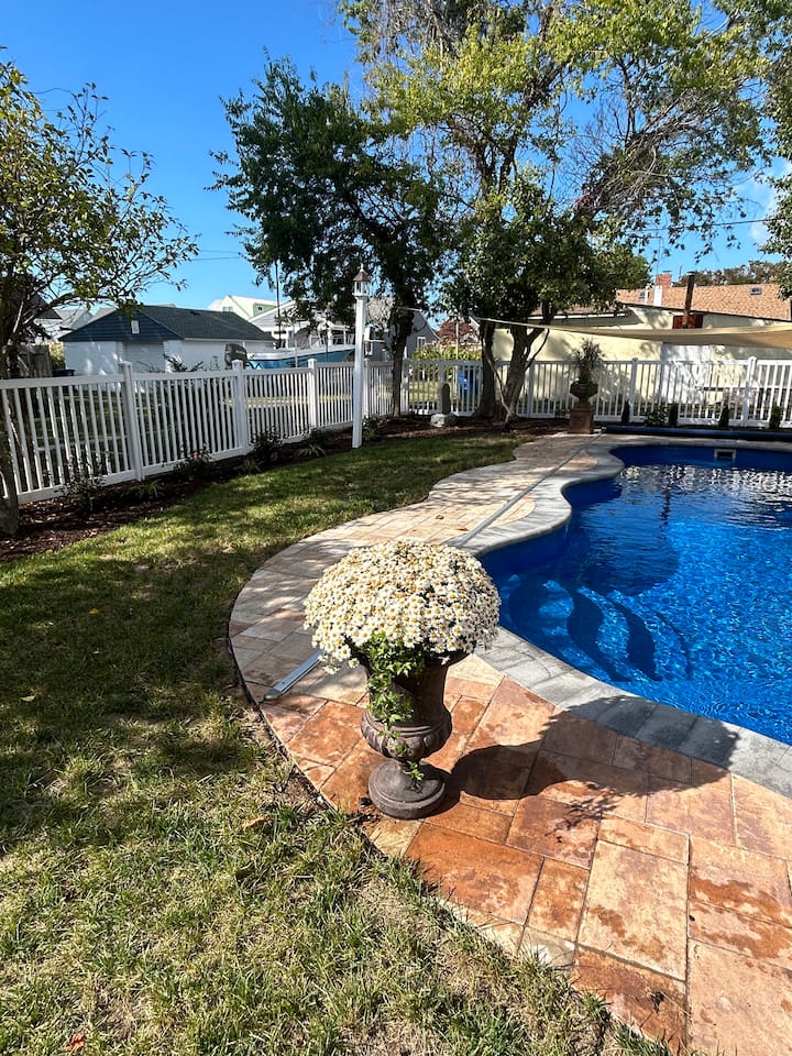 Grant’s Handi-hideaway: Stair Lift, Pool, Adults - Cape Charles, VA