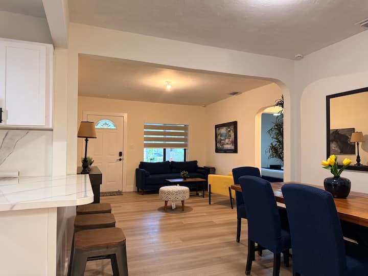 Cozy House - Miami, FL
