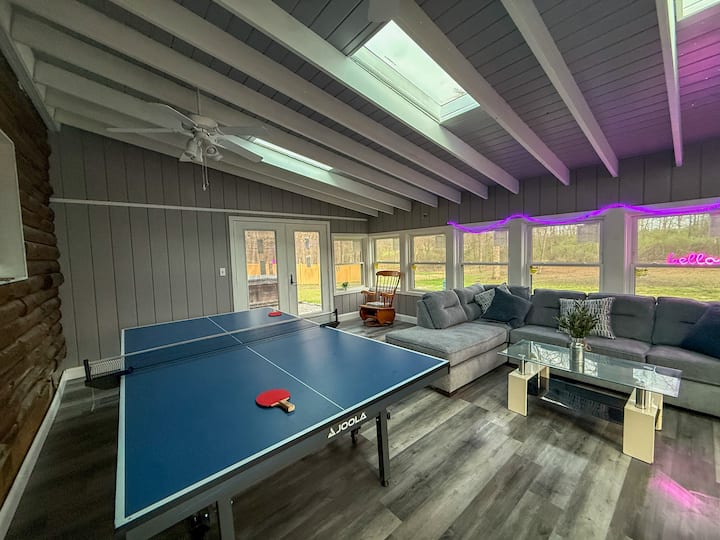 A Peaceful Log Cabin Retreat (Family Friendly) - Carlisle, PA